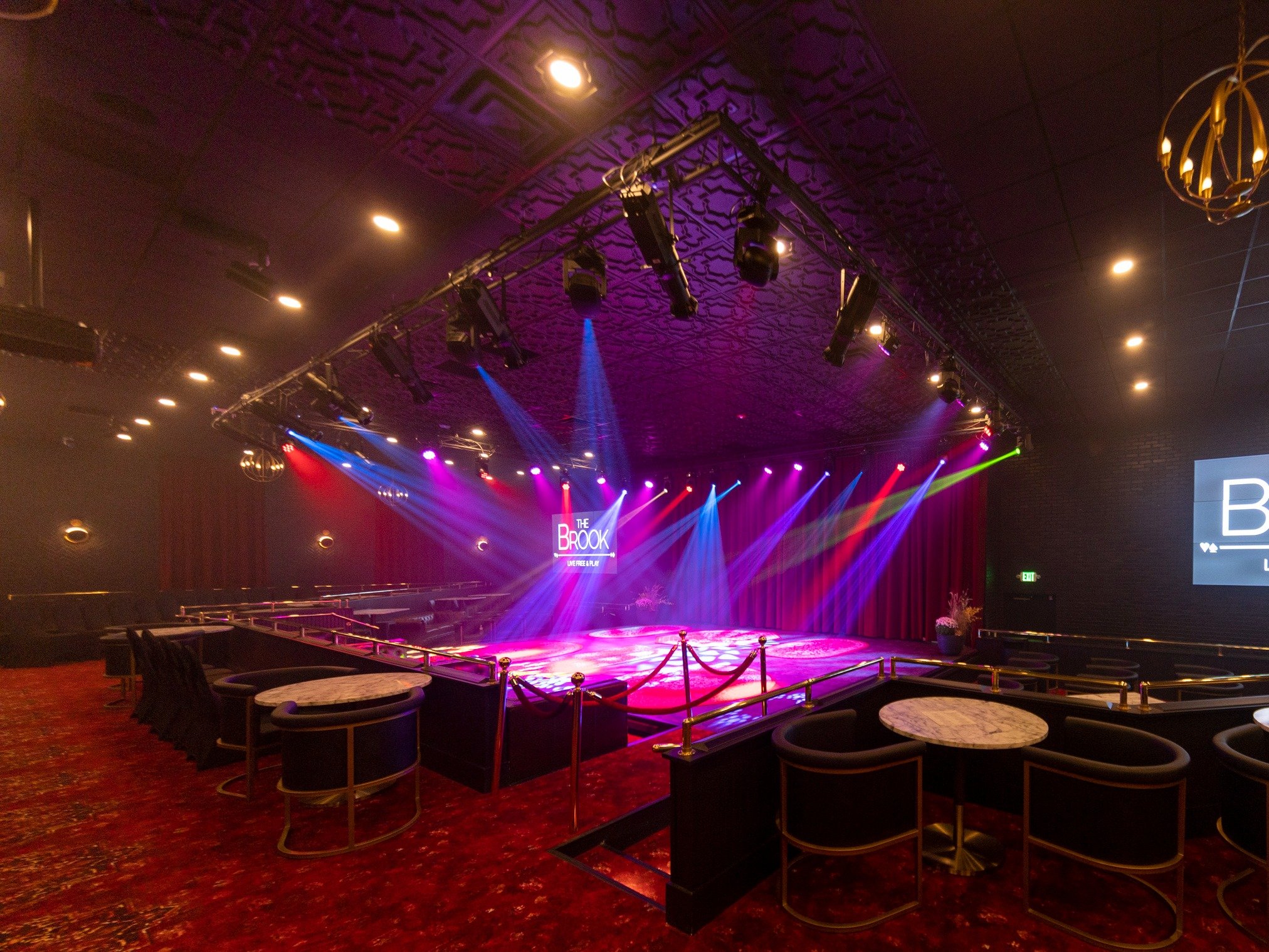Stage Lighting Design For A 300 Seat Showroom