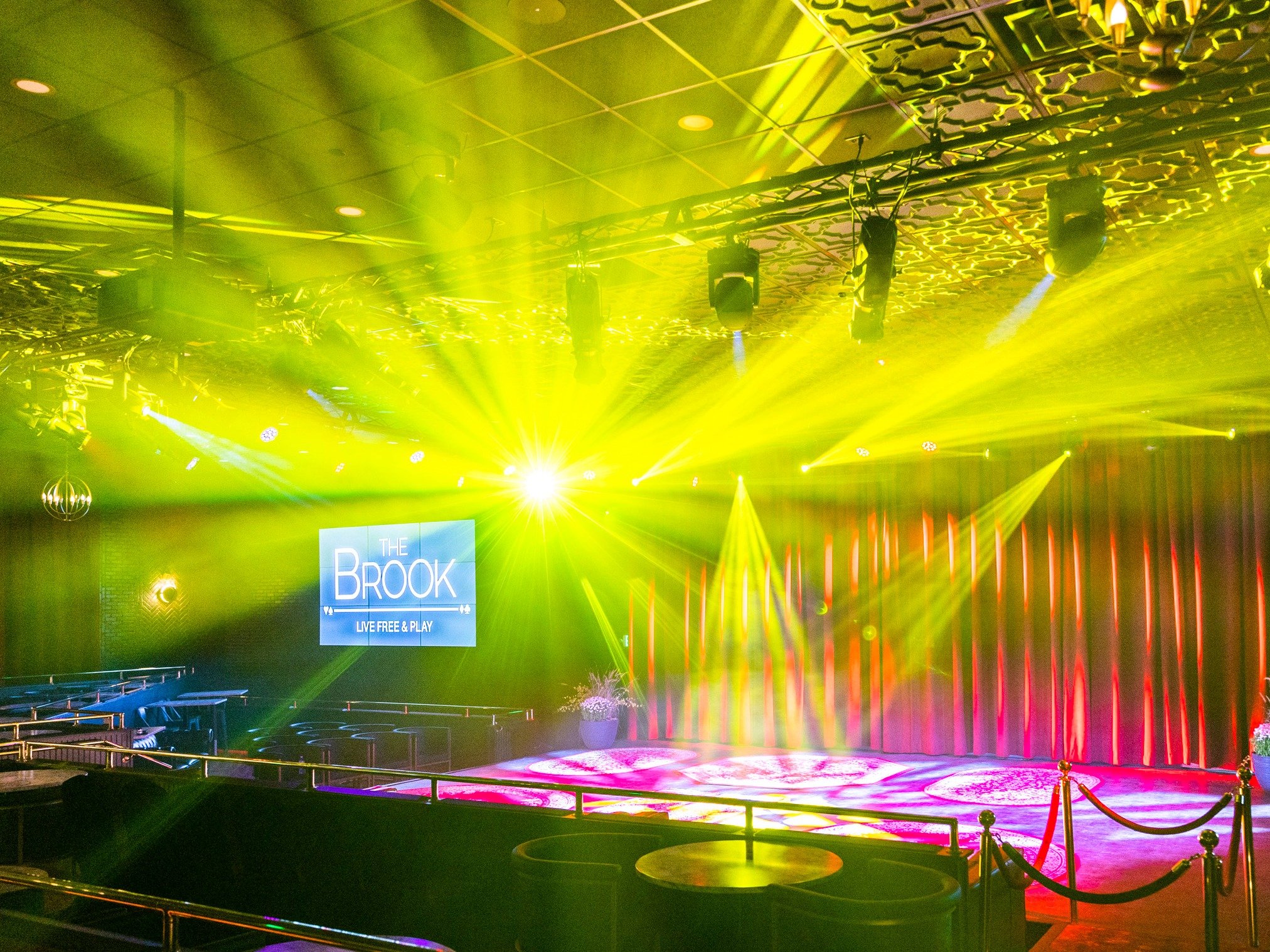 Stage Lighting Design For A 300 Seat Showroom